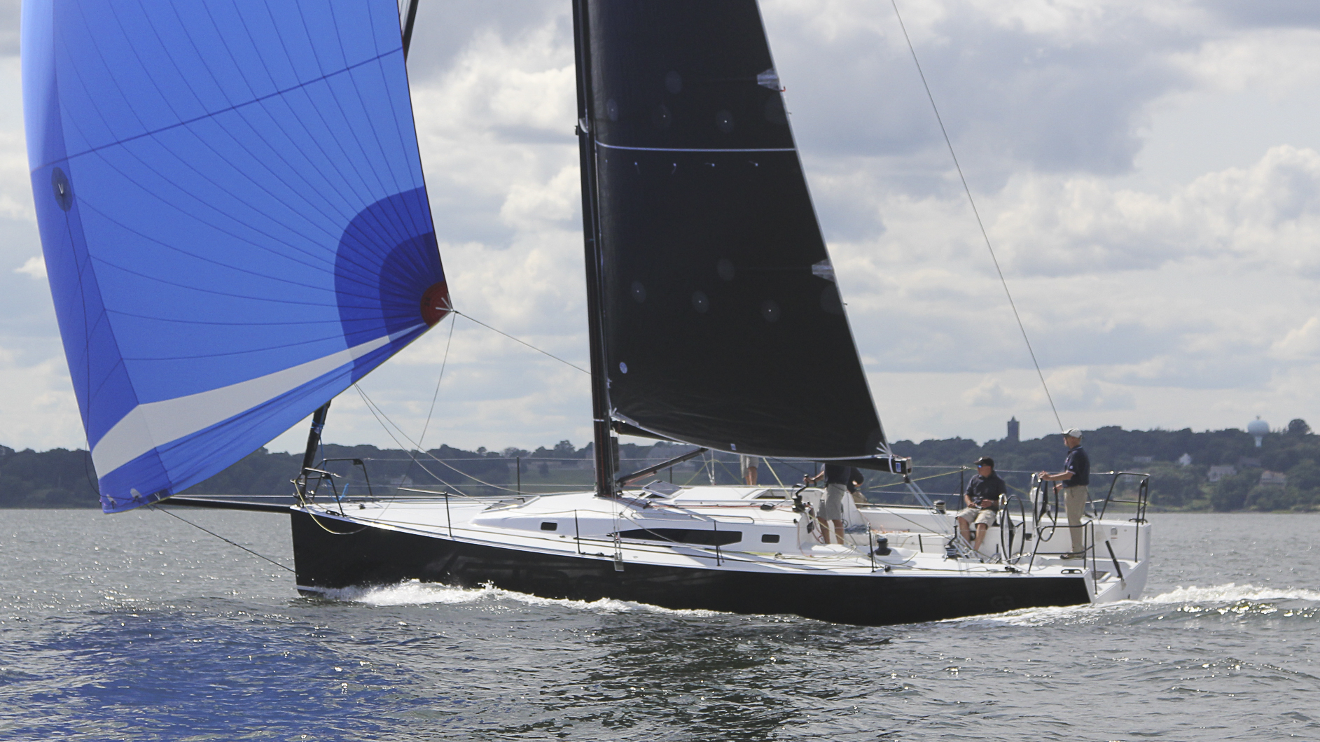 Mittelmann's Werft | JBoats J/121 – erste Bilder vom Wasser